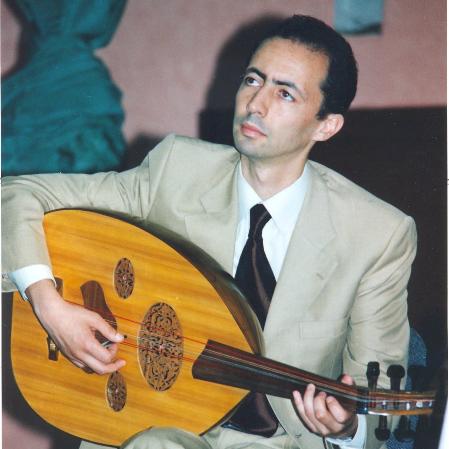 Nasser Houari | band.fm - boutique de musique en ligne par Wiseband